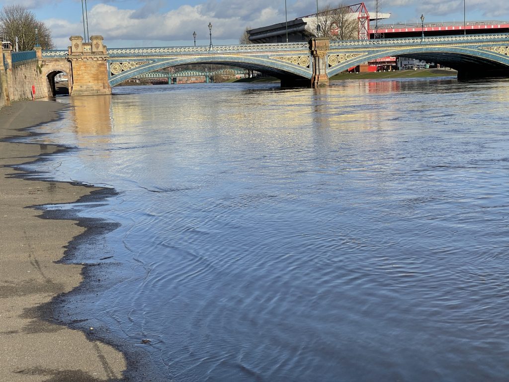 Flooding: 14 flood warnings and 9 flood alerts in force for ...