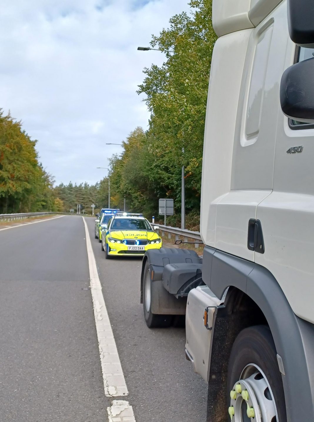 'Angry' van driver unwittingly makes obscene gestures to police ...