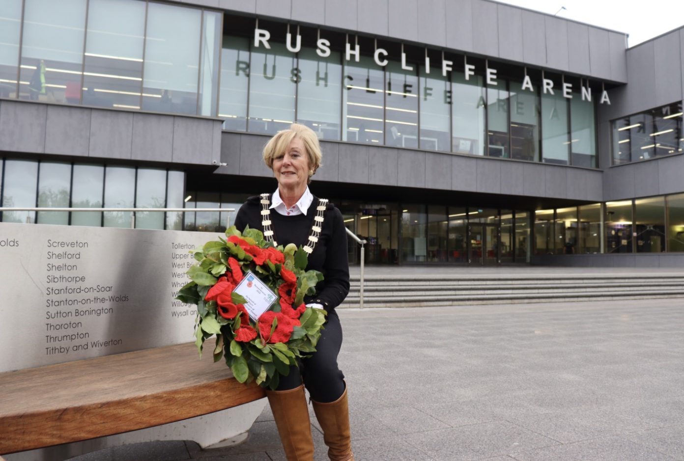 Mayor thanks crafters of hundreds of sustainable poppies | West ...