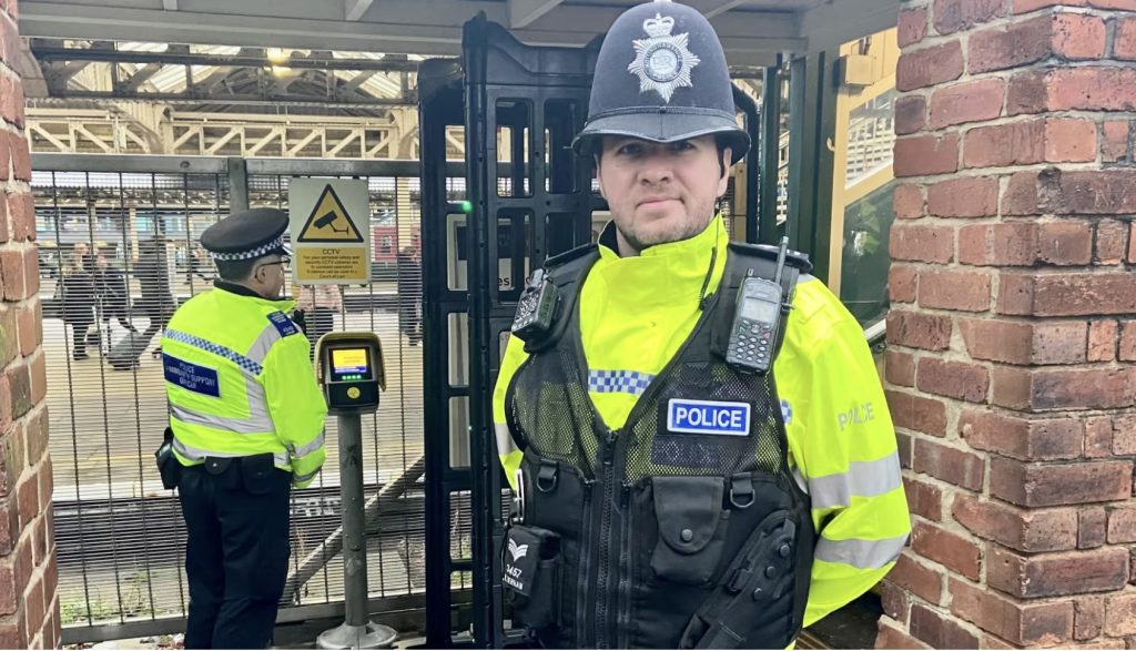 Knife Arch set up by police at Nottingham Station | West Bridgford Wire