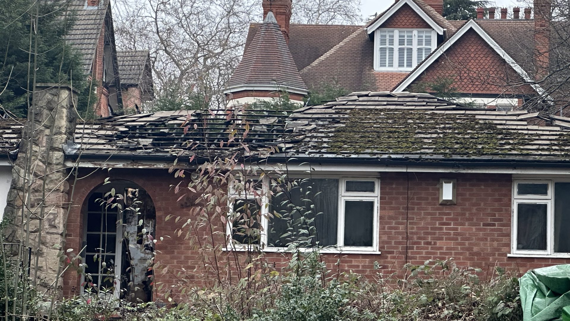 Pictures show extent of fire damage to Nottingham bungalow - arson ...