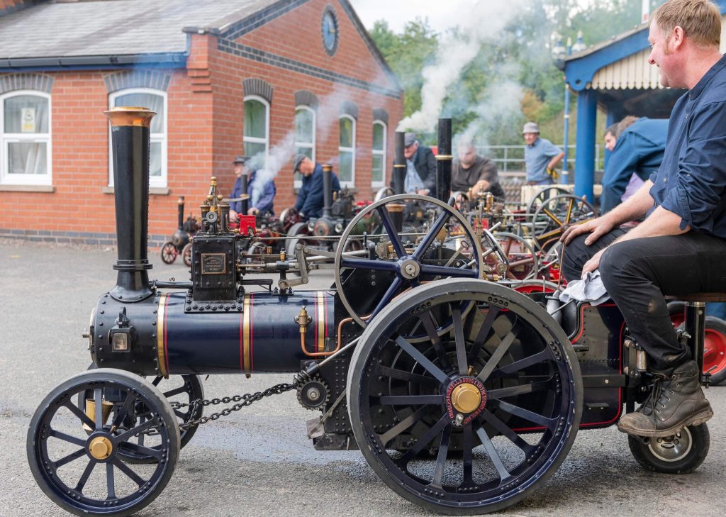 Ride-on miniature traction engines among attractions at Ruddington ...