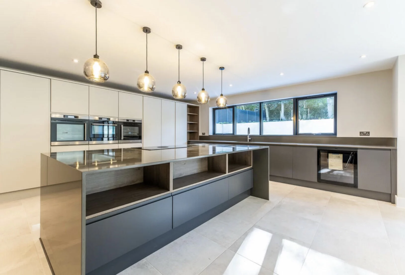 Look inside £1.7 million Nottinghamshire six-bed woodland setting home ...