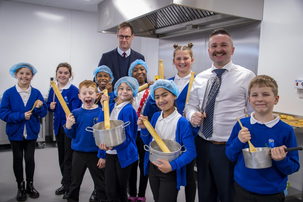 Arnold junior school's new kitchen opened by Tom Randall MP | West ...