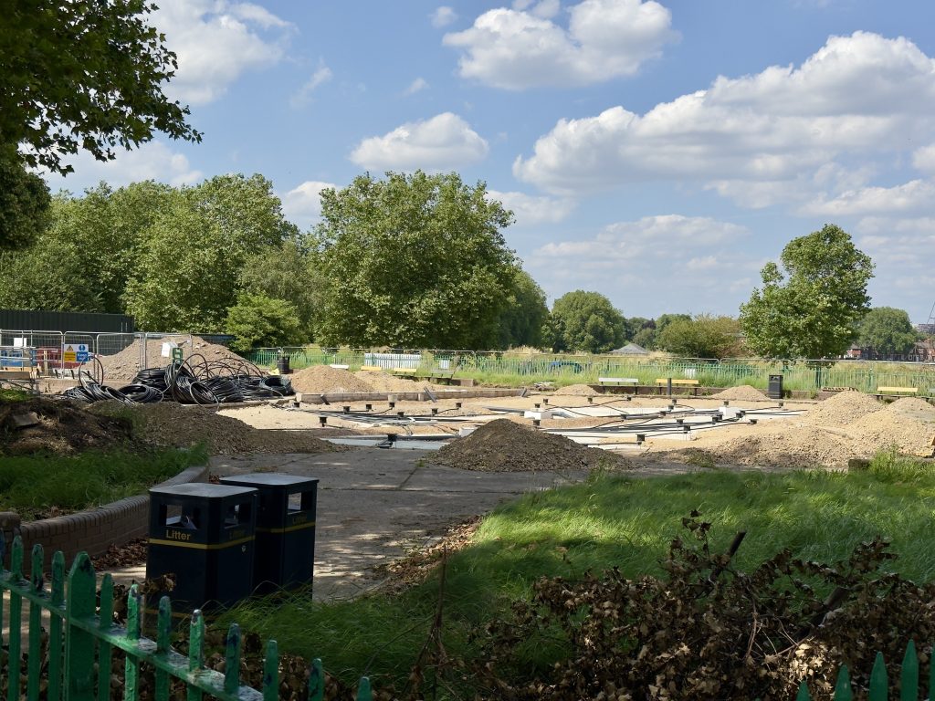 Popular statue of a green frog to return to Victoria Embankment ...
