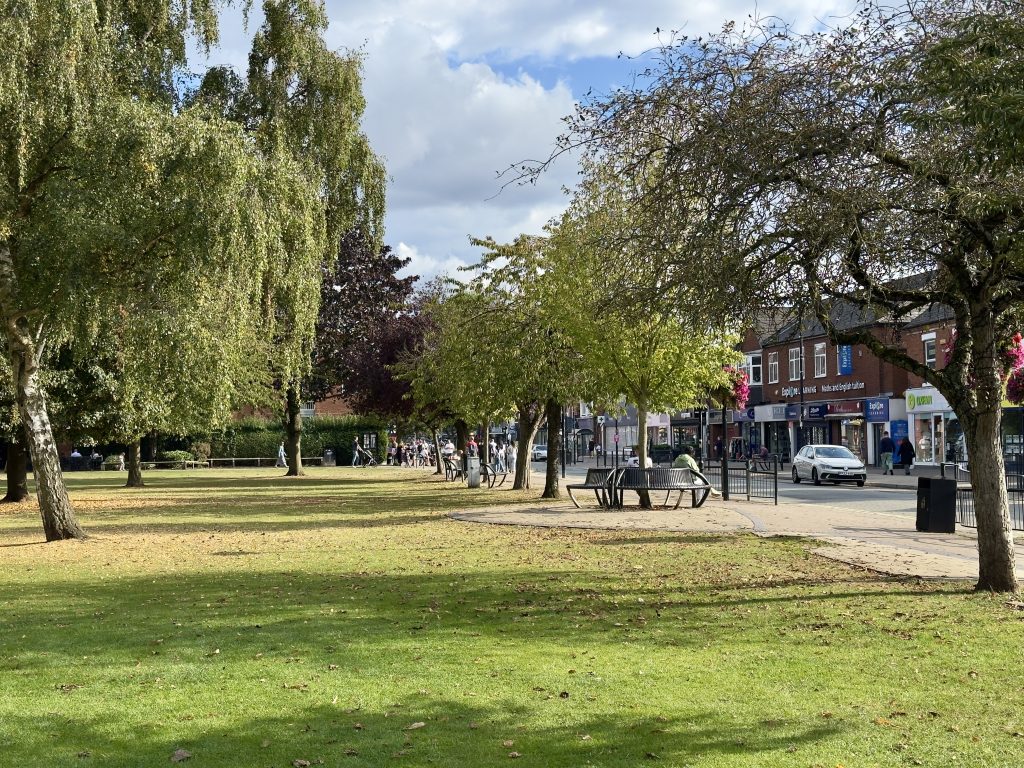 UK weather: Warm and humid spell brings 30°C risk and thunderstorms ...