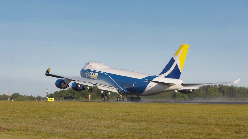 East Midlands Airport welcomes new Boeing 747 cargo aircraft | West ...