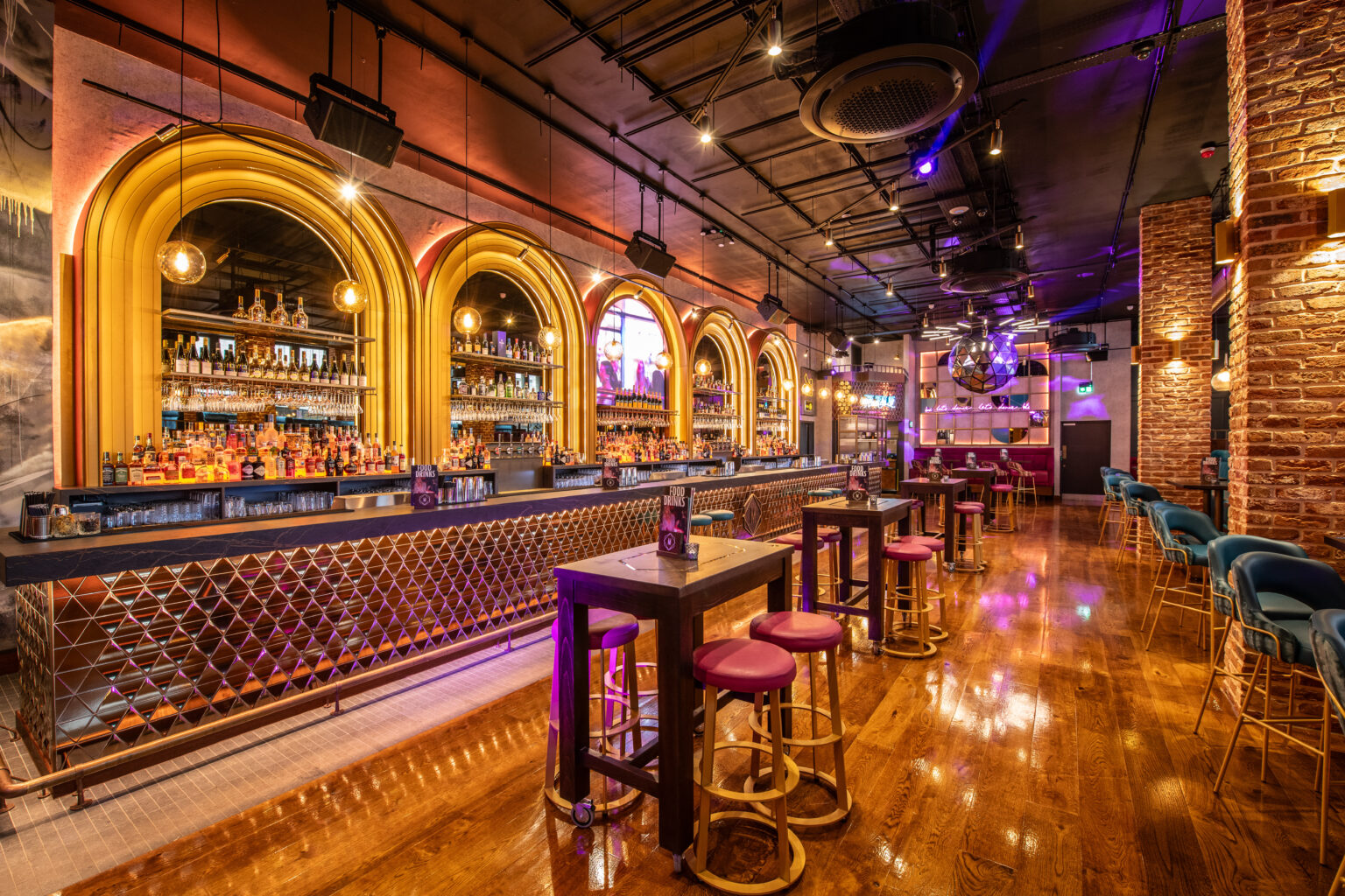 First look inside Nottingham's brand new Manahatta New York bar | West ...