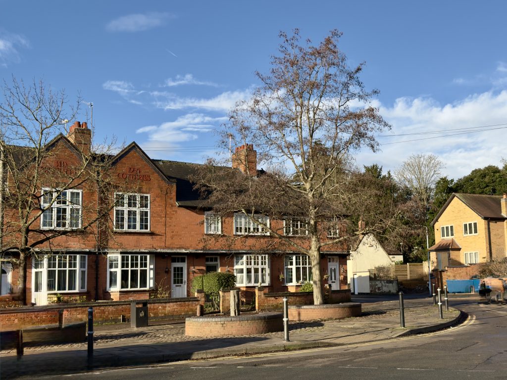 Ruddington residents warned after man seen knocking doors offering to ...