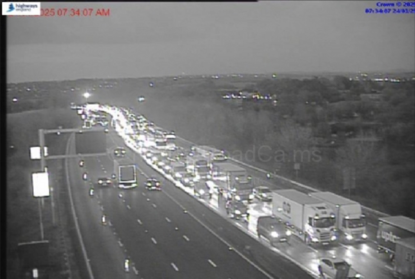 Updates: M1 northbound J28 - long delays emergency carriageway repairs ...