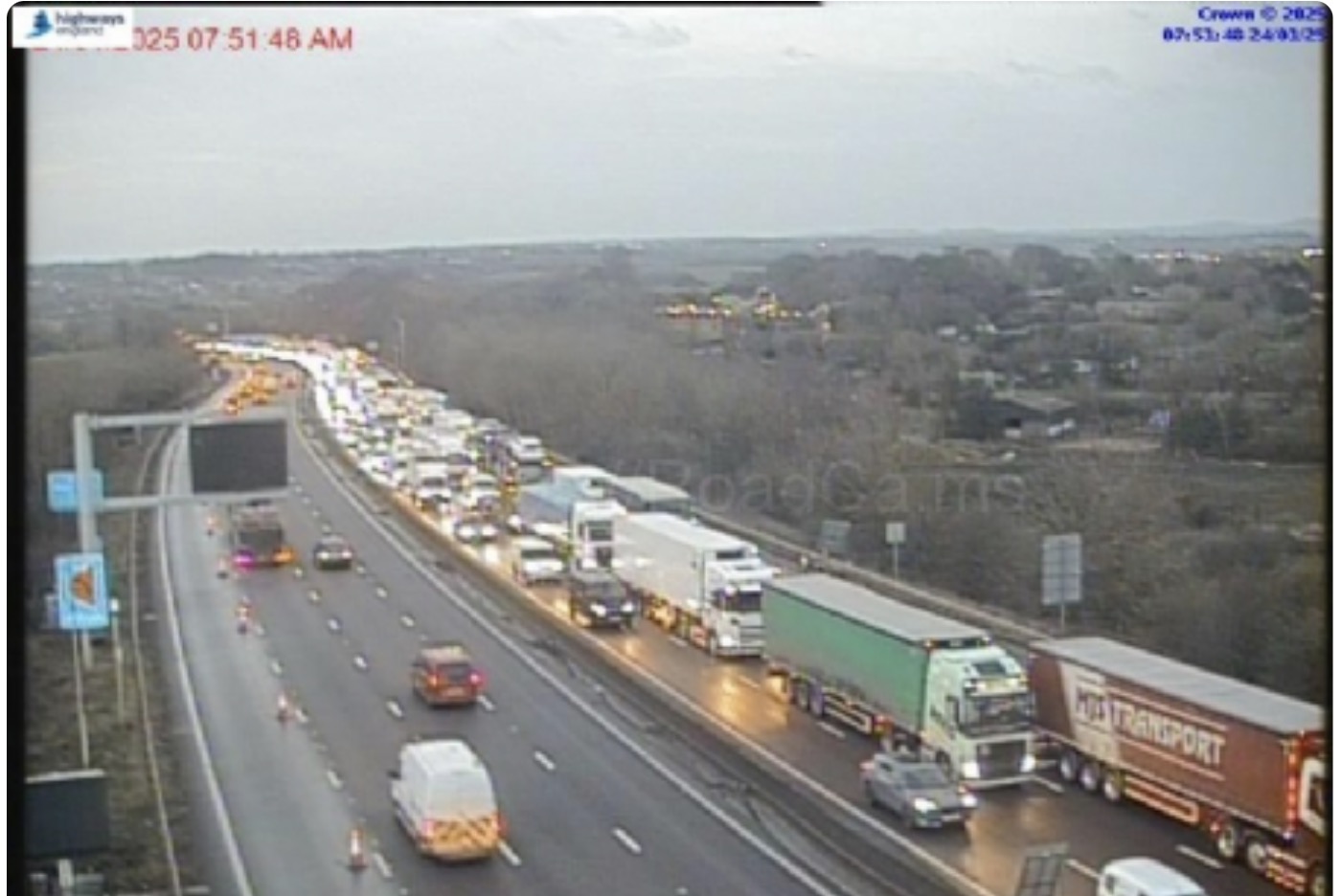 Updates: M1 northbound J28 - long delays emergency carriageway repairs ...