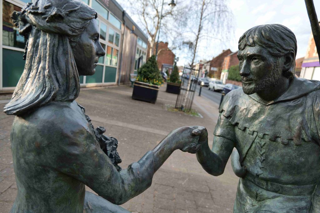 Robin Hood and Maid Marian are ‘reunited’ thanks to specialist repairs ...