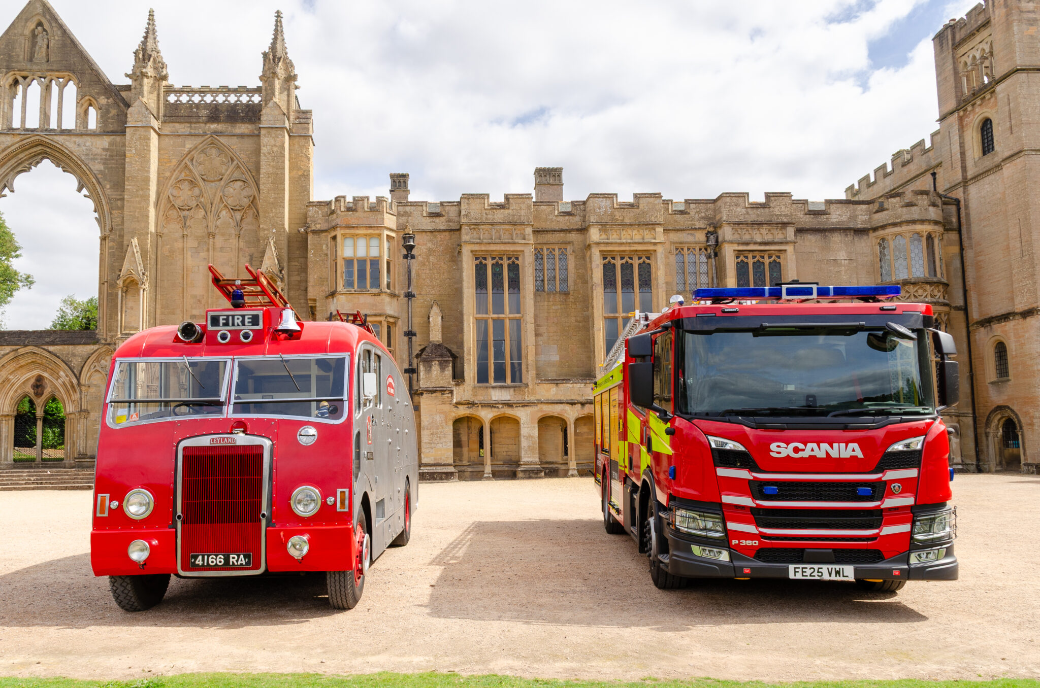 Nottinghamshire: 17 new fire engines for fire and rescue service | West ...