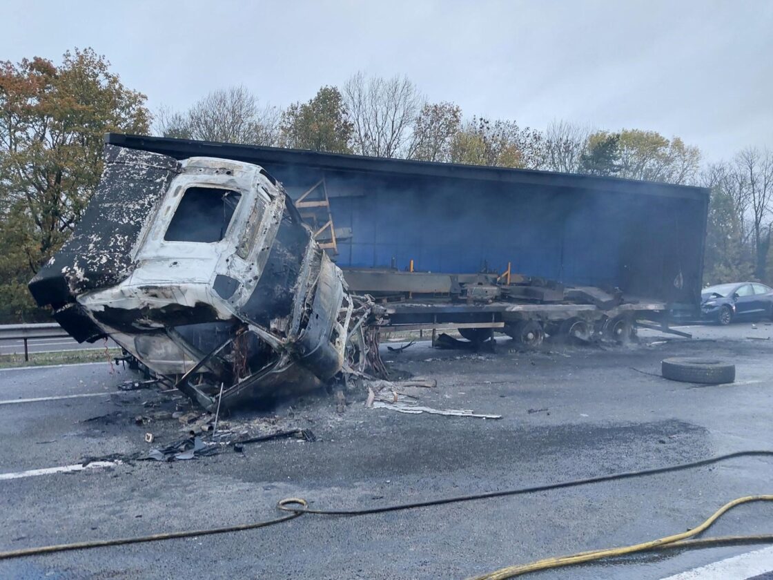 Updates: M1 J20 - 21 closed both ways collision and spillage | West ...