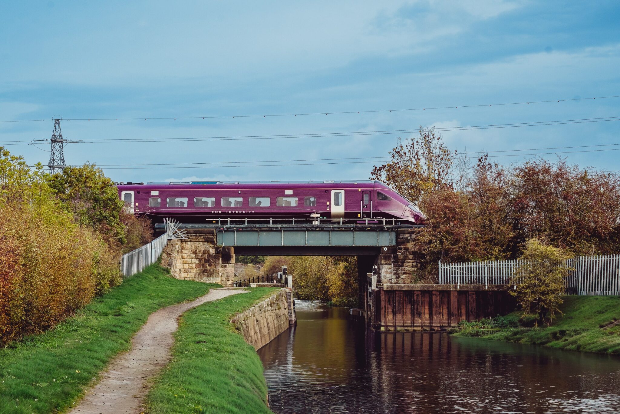 New bi-mode trains on EMR Intercity routes from December | West ...