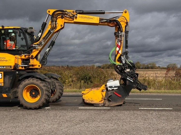 Lincolnshire pothole machine judged a success after previous trial ...